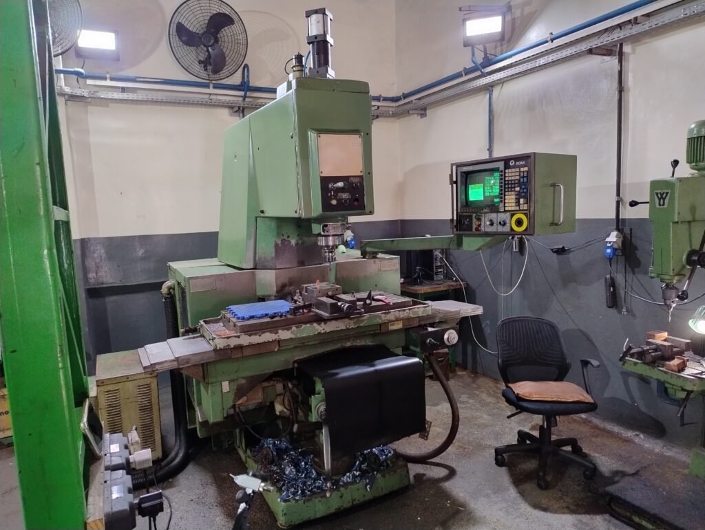 FRESADORA CNC ROMI INTERACT 4 - X Maquinas