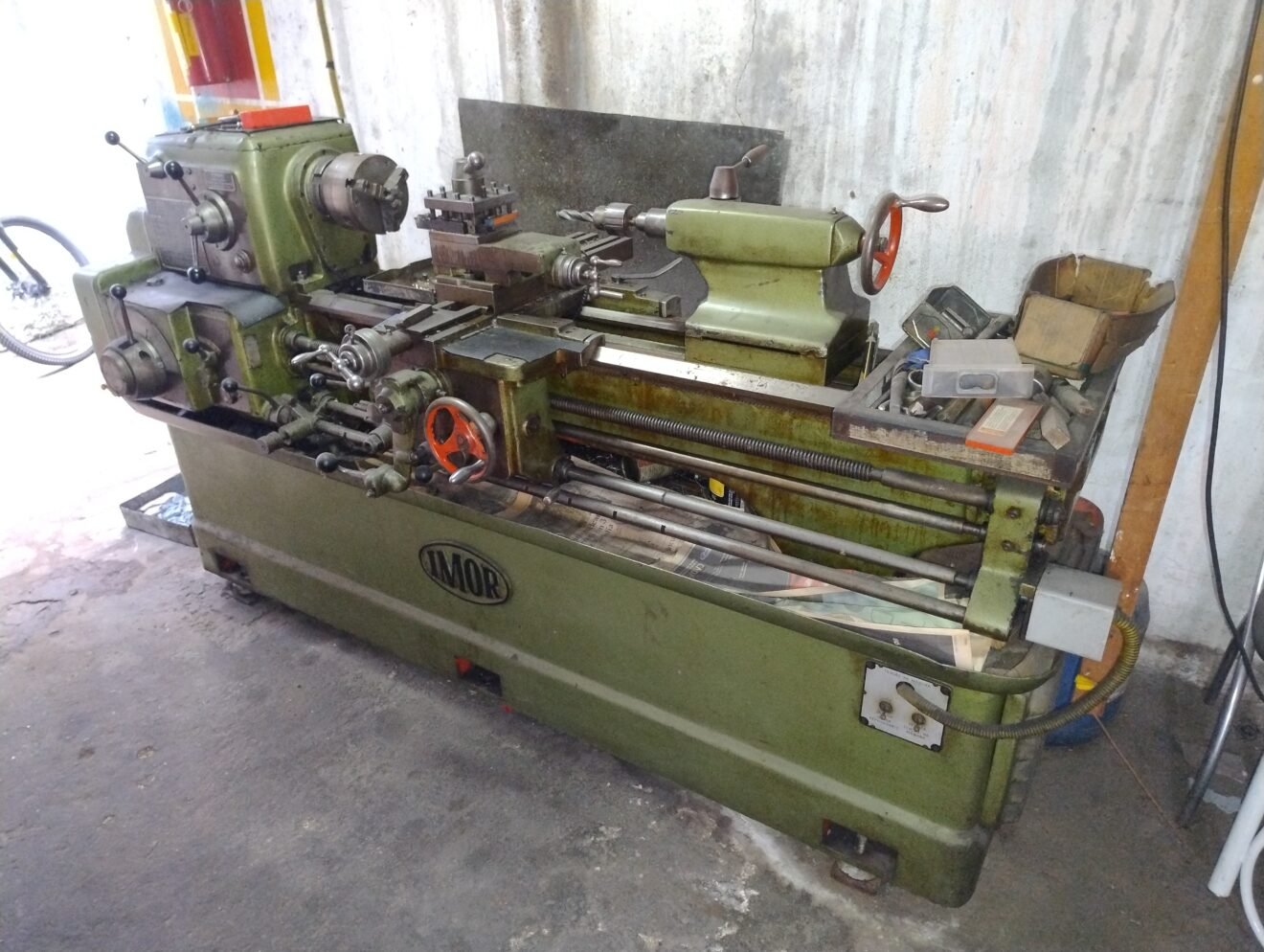 TORNO MECÂNICO IMOR MID 1500 - X Maquinas Operatrizes